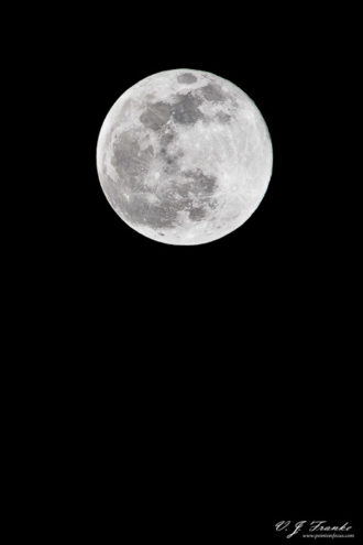 400mm Moon • Points in Focus Photography
