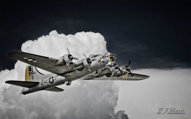 Classic B-17 In Flight • Points in Focus Photography
